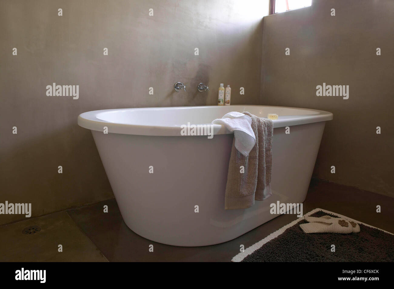 Bathing In Style Bathroom Makeover A Dated Bathroom Is Transformed