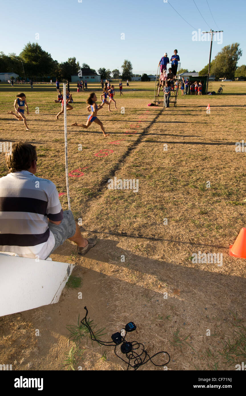 100 meters sprint hi-res stock photography and images - Alamy