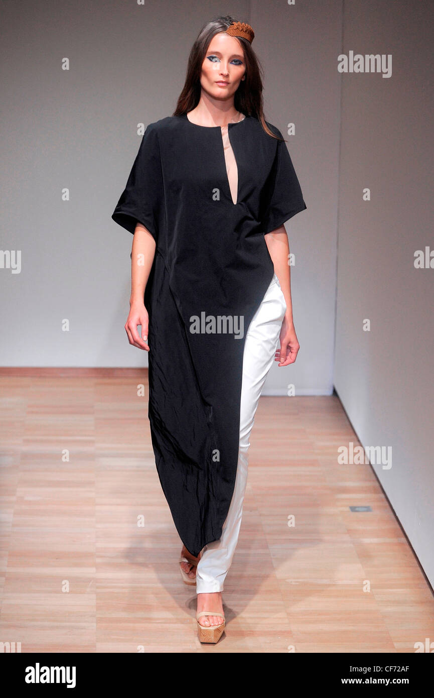 Anne Valerie Hash Paris Ready to WearSpringSummer 2012 Stock Photo - Alamy