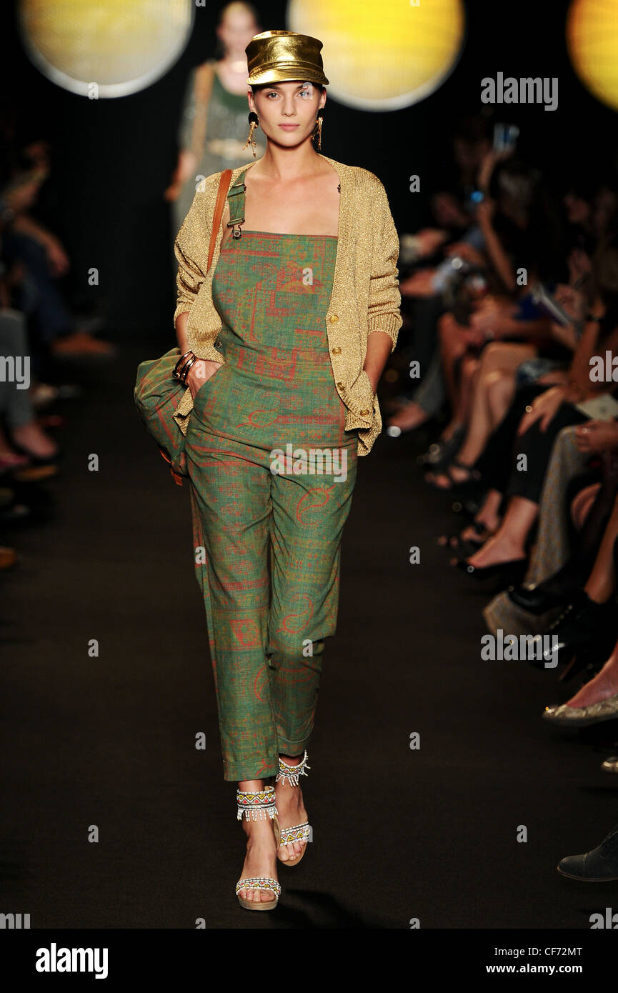 Paul and Joe Paris Ready to WearSpringSummer 2012 Stock Photo - Alamy