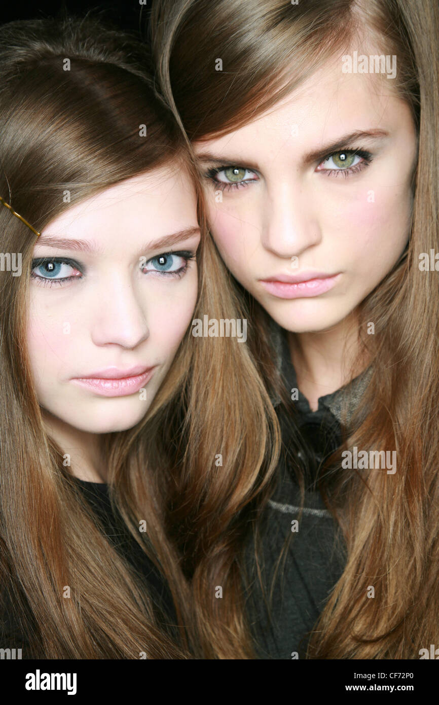 Alberta Ferretti BACKSTAGE Milan Ready to Wear Autumn Winter Female ...