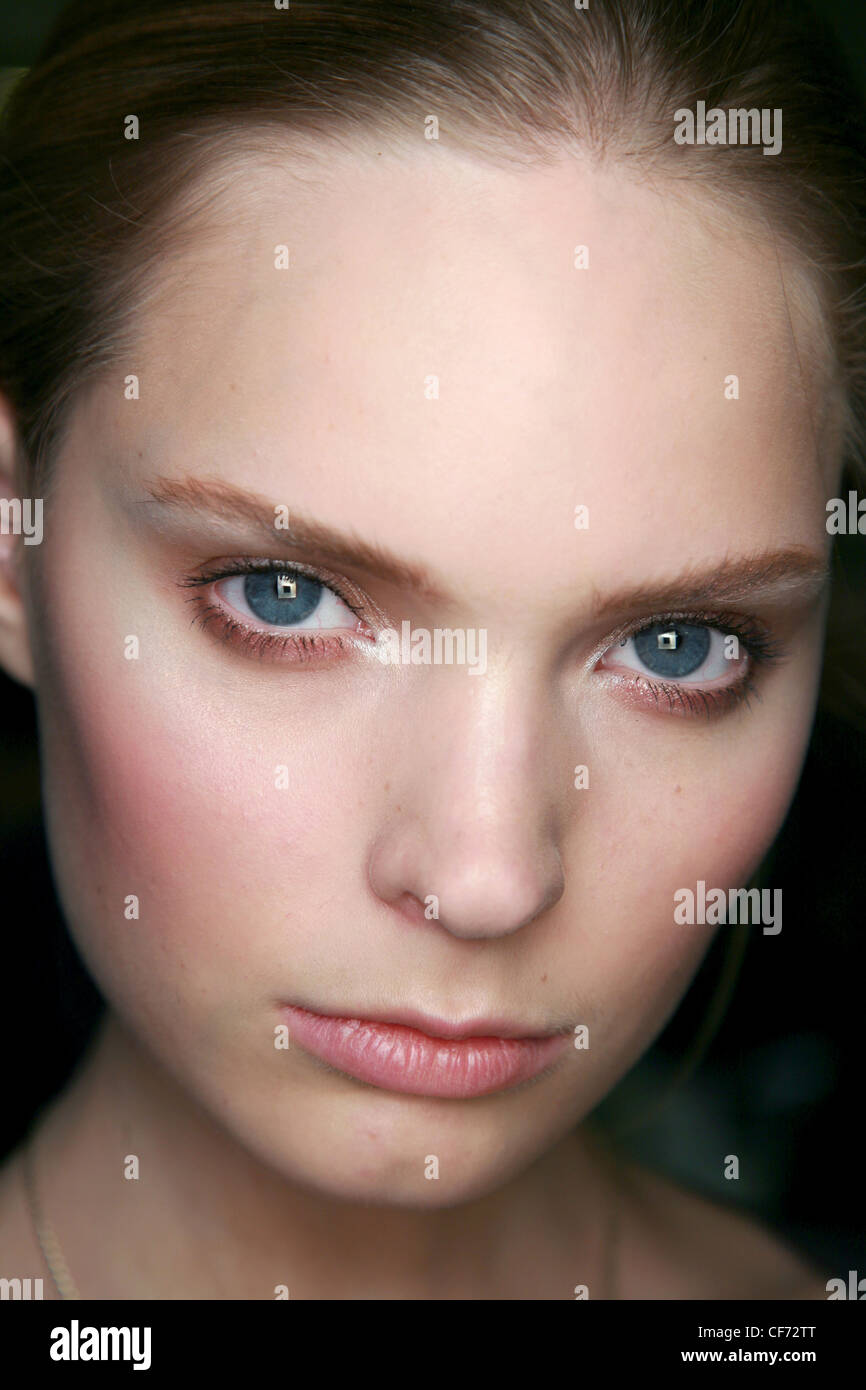 Valentino BACKSTAGE Paris Ready to Wear Autumn Winter Model soft copper ...