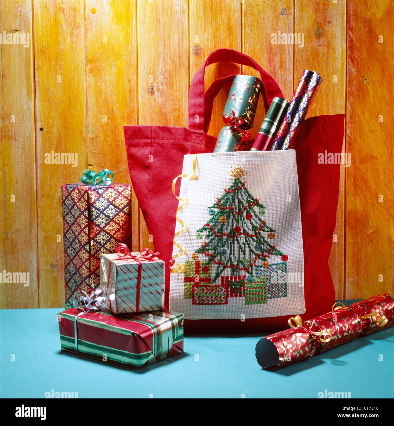 Perfectpresents When visiting your friends, carry your presents in this ...