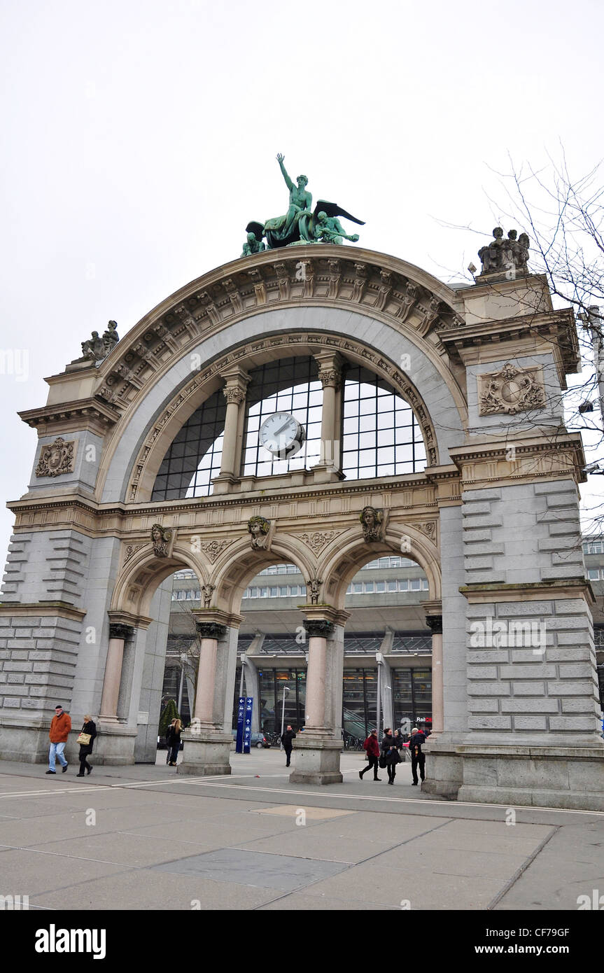 train station of Lucerne, Switzerland Stock Photo - Alamy