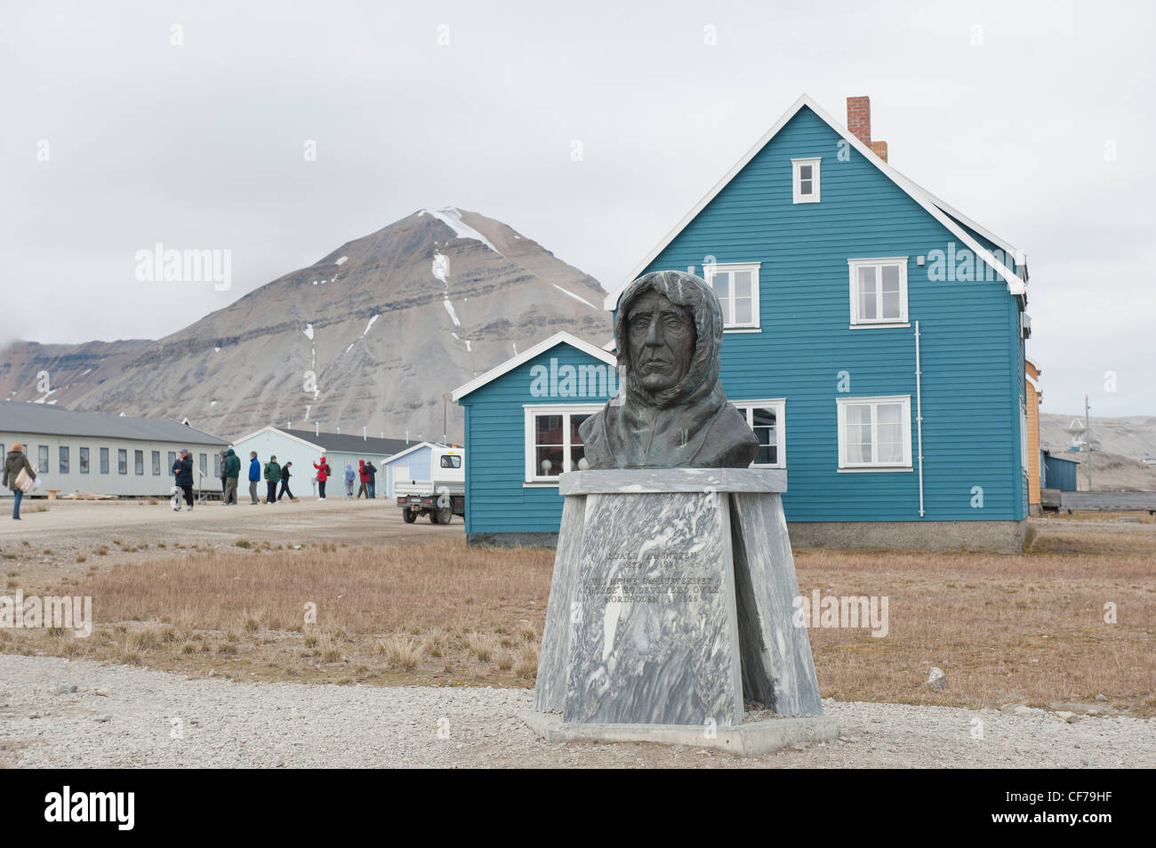 Statue roald amundsen hi-res stock photography and images - Alamy