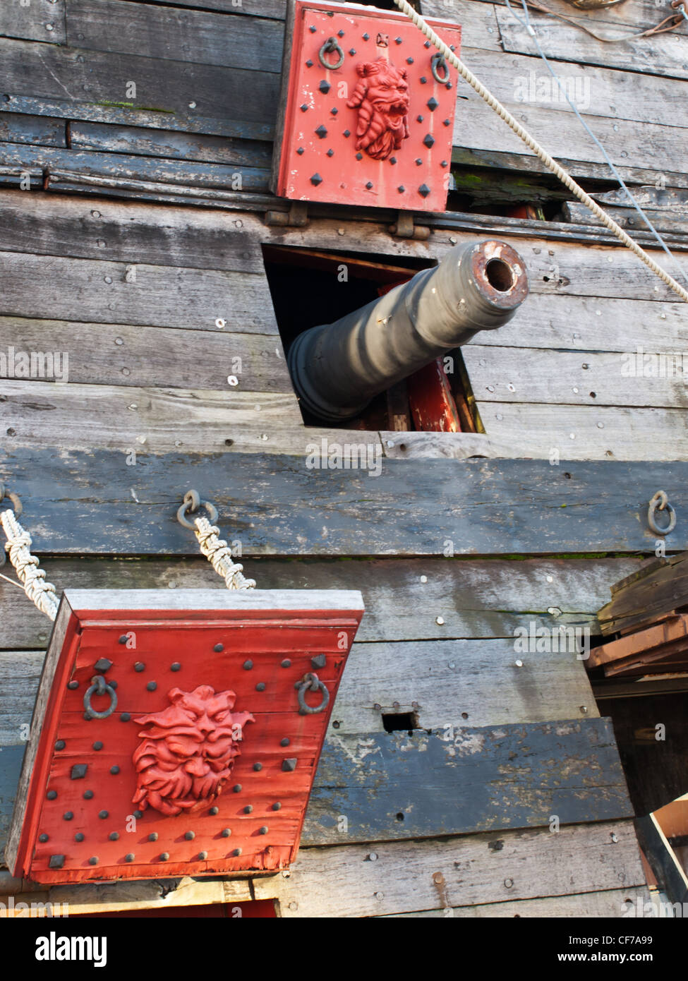 cannon on the galleon Stock Photo - Alamy