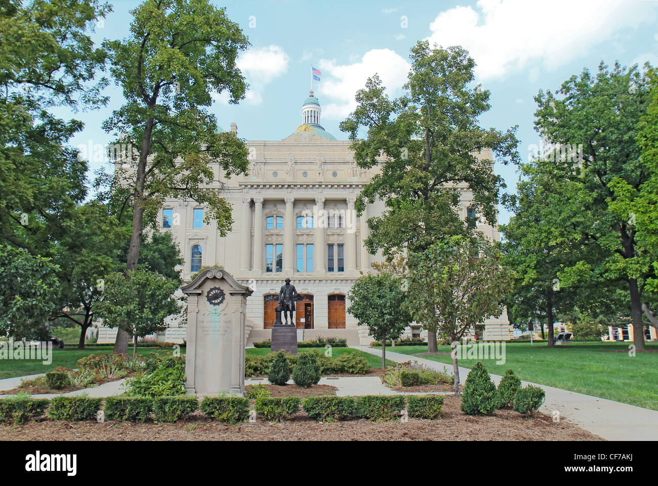 The south entrance of the Indiana Statehouse in Indianapolis Stock ...