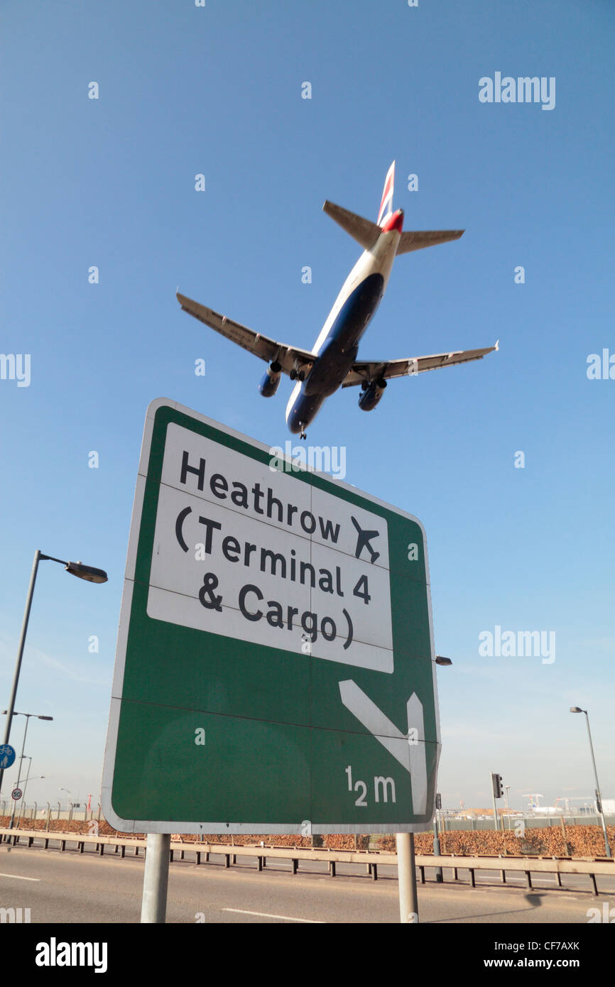 Airport road sign blue sky hi-res stock photography and images - Alamy