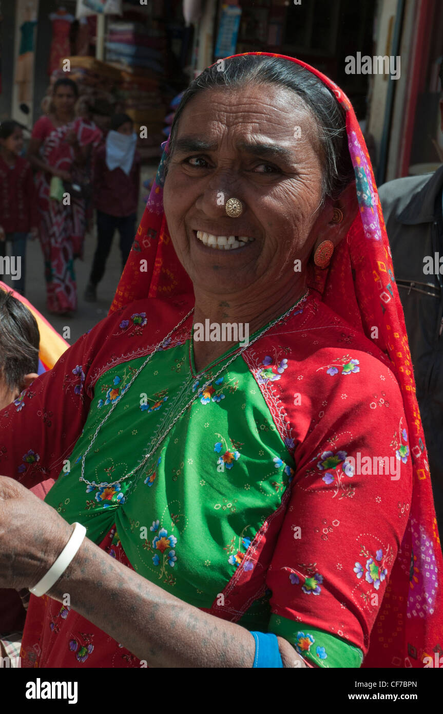 Market vendor in Bhuj, Rann of Kutch, Gujarat, India Stock Photo - Alamy