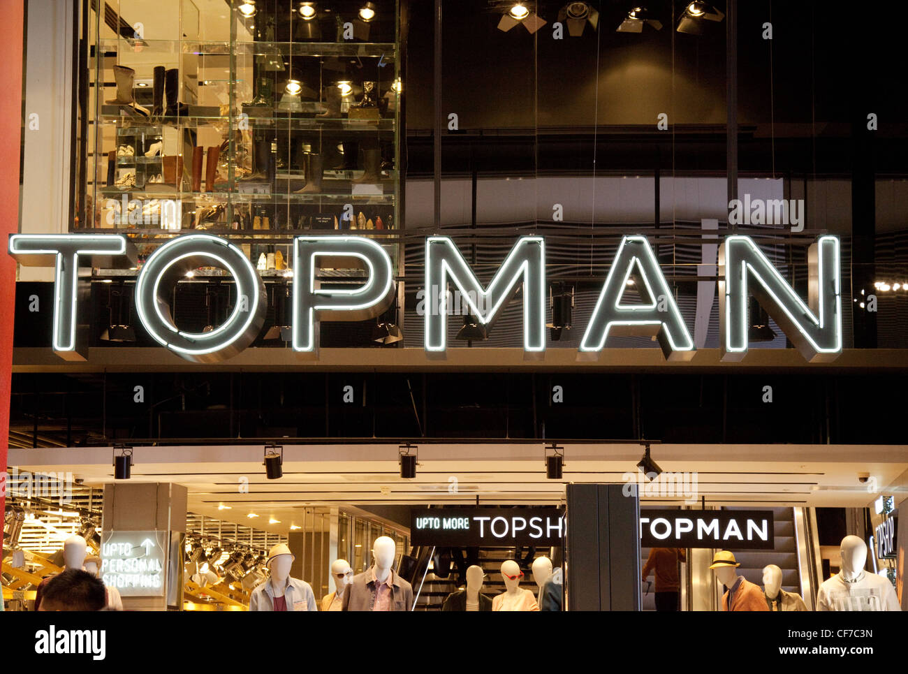 Topshop sign hi-res stock photography and images - Alamy