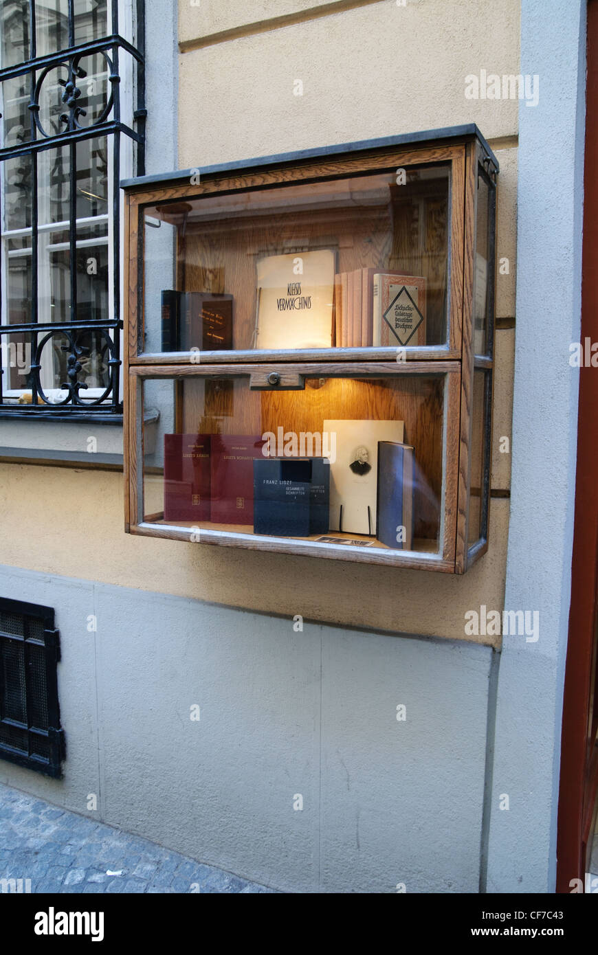 Music showcase hi-res stock photography and images - Alamy