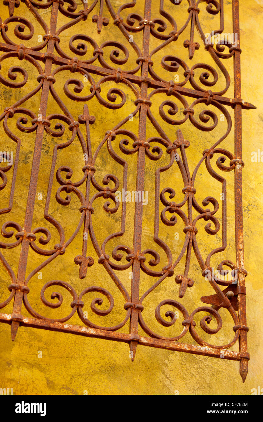 Pattern cast iron texture hi-res stock photography and images - Alamy