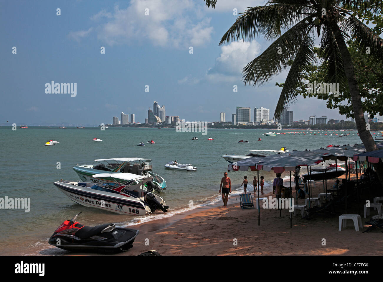 Pattaya beach hi-res stock photography and images - Alamy