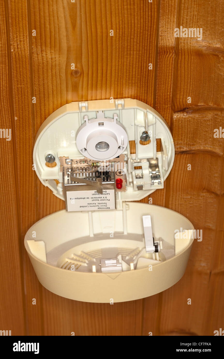 Ceiling smoke detector hi-res stock photography and images - Alamy