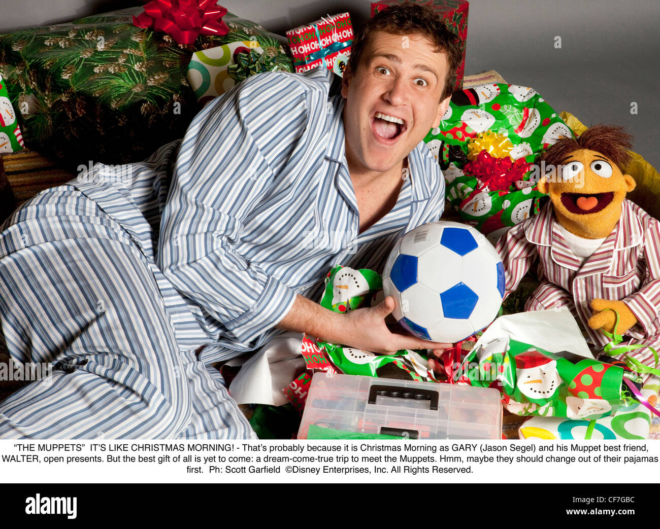 With the help of three fans, The Muppets must reunite to save their old ...