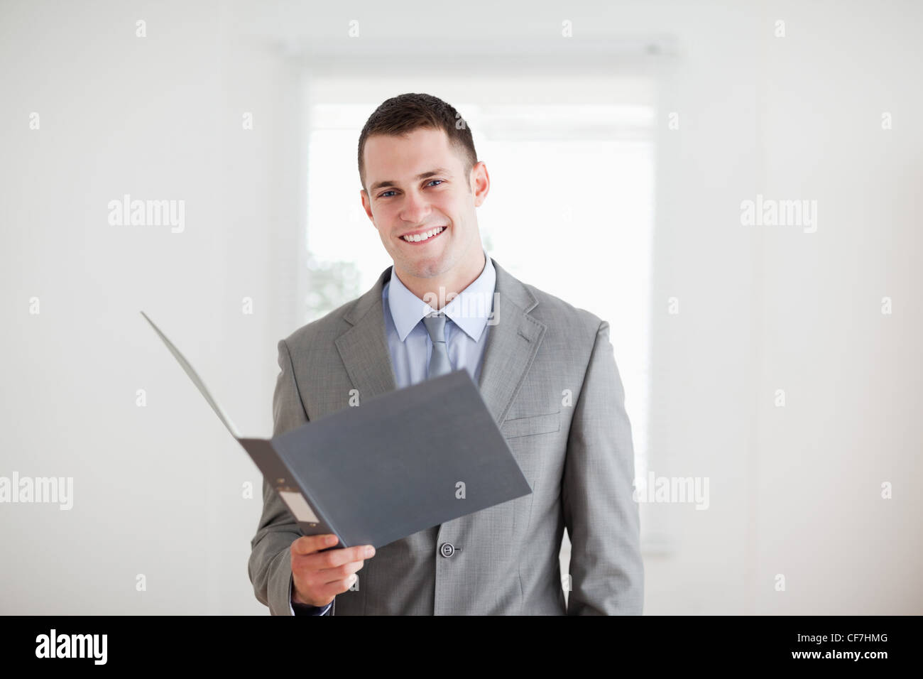 Open folder hi-res stock photography and images - Alamy