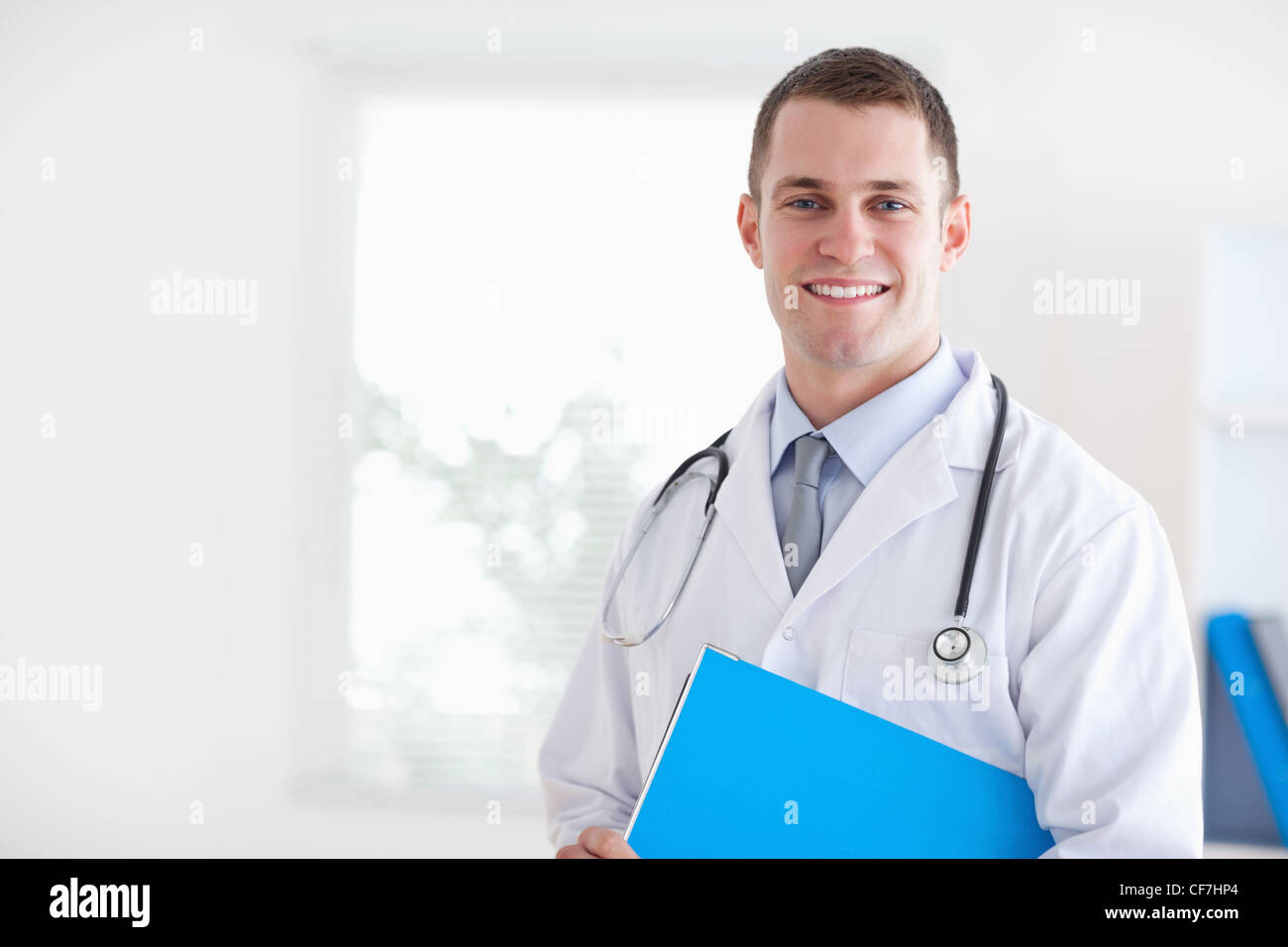 Close folder hi-res stock photography and images - Alamy