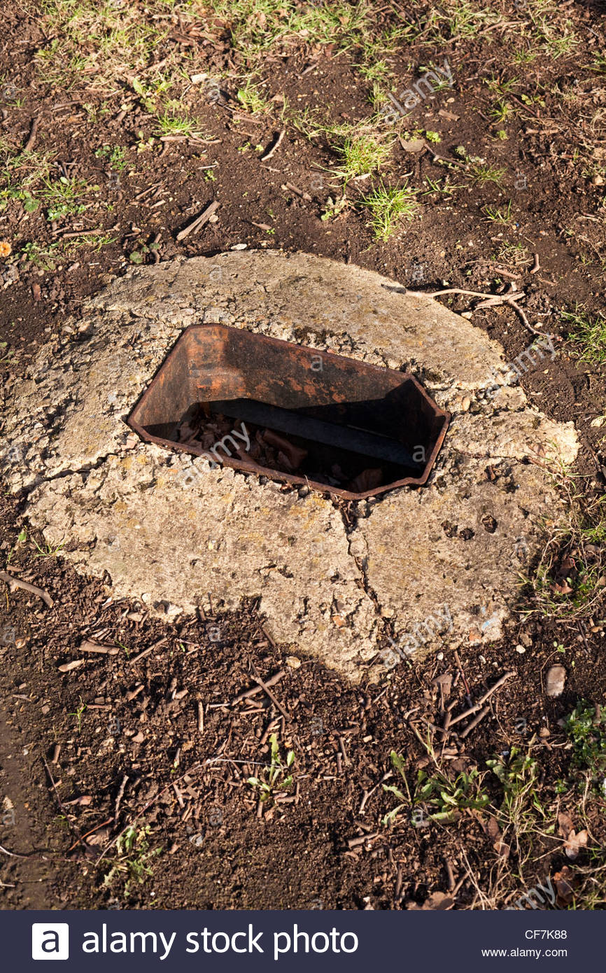 Open Manhole Stock Photos & Open Manhole Stock Images - Alamy