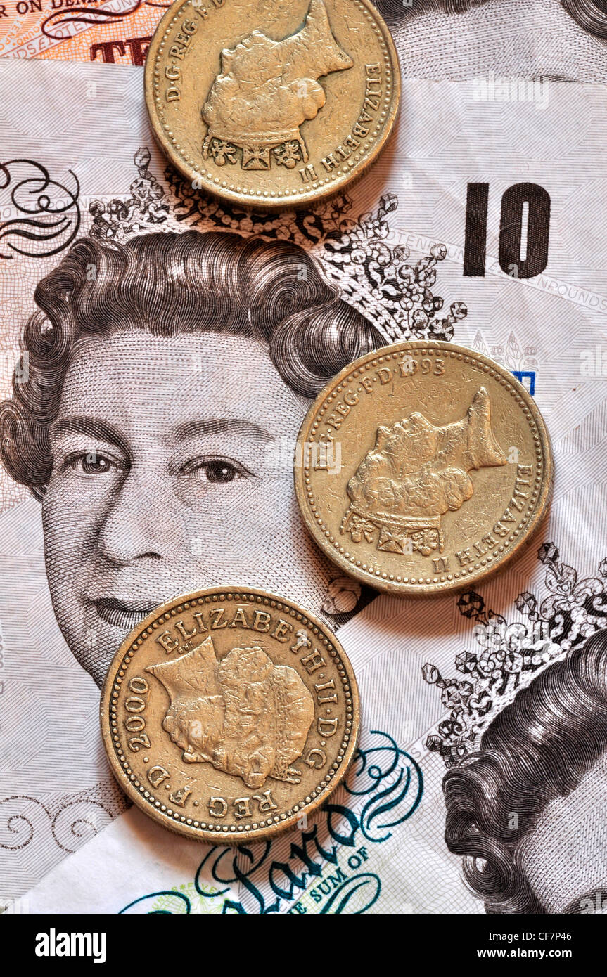 Round pound coins hi-res stock photography and images - Alamy