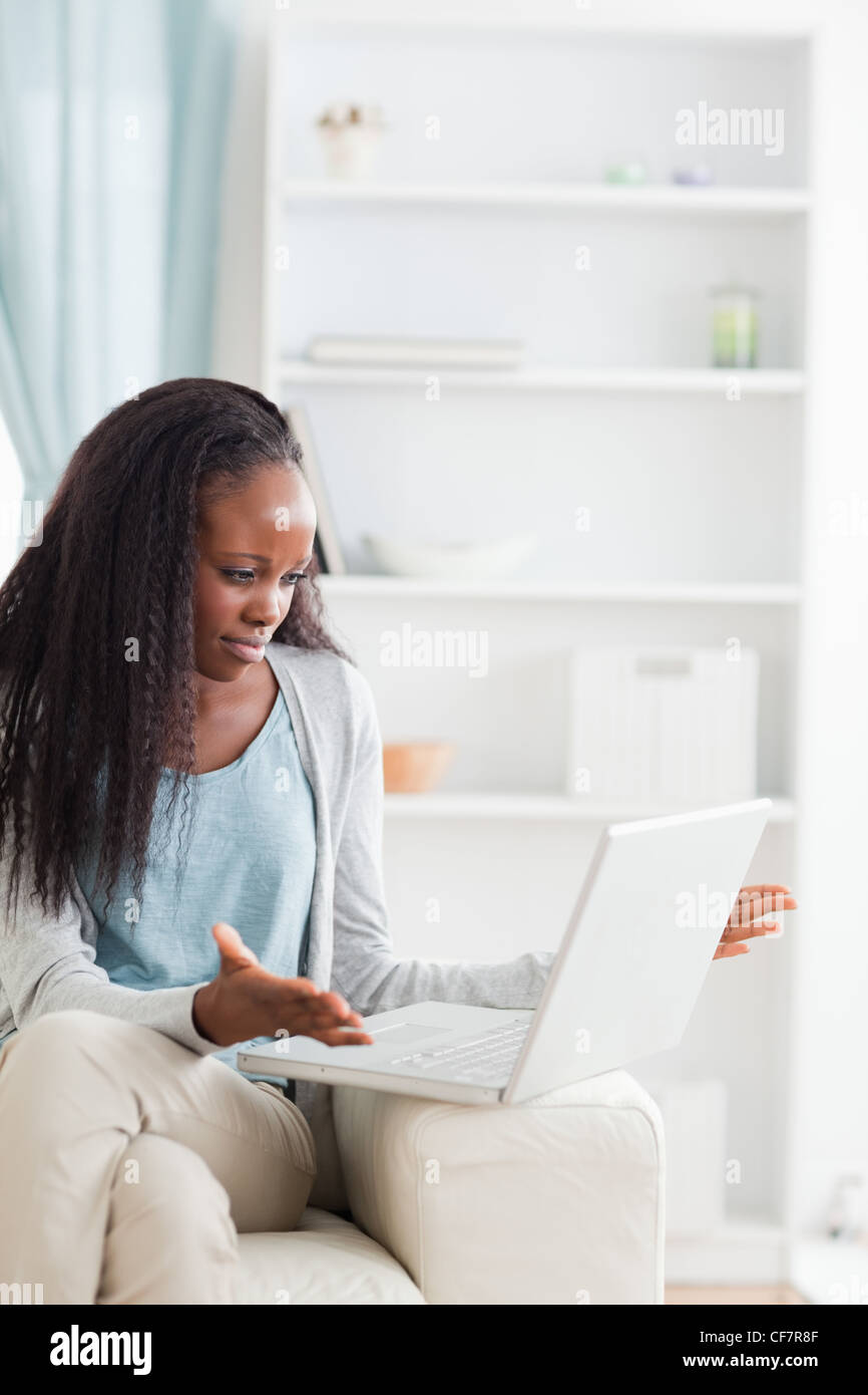 Woman experiencing computer problems Stock Photo - Alamy