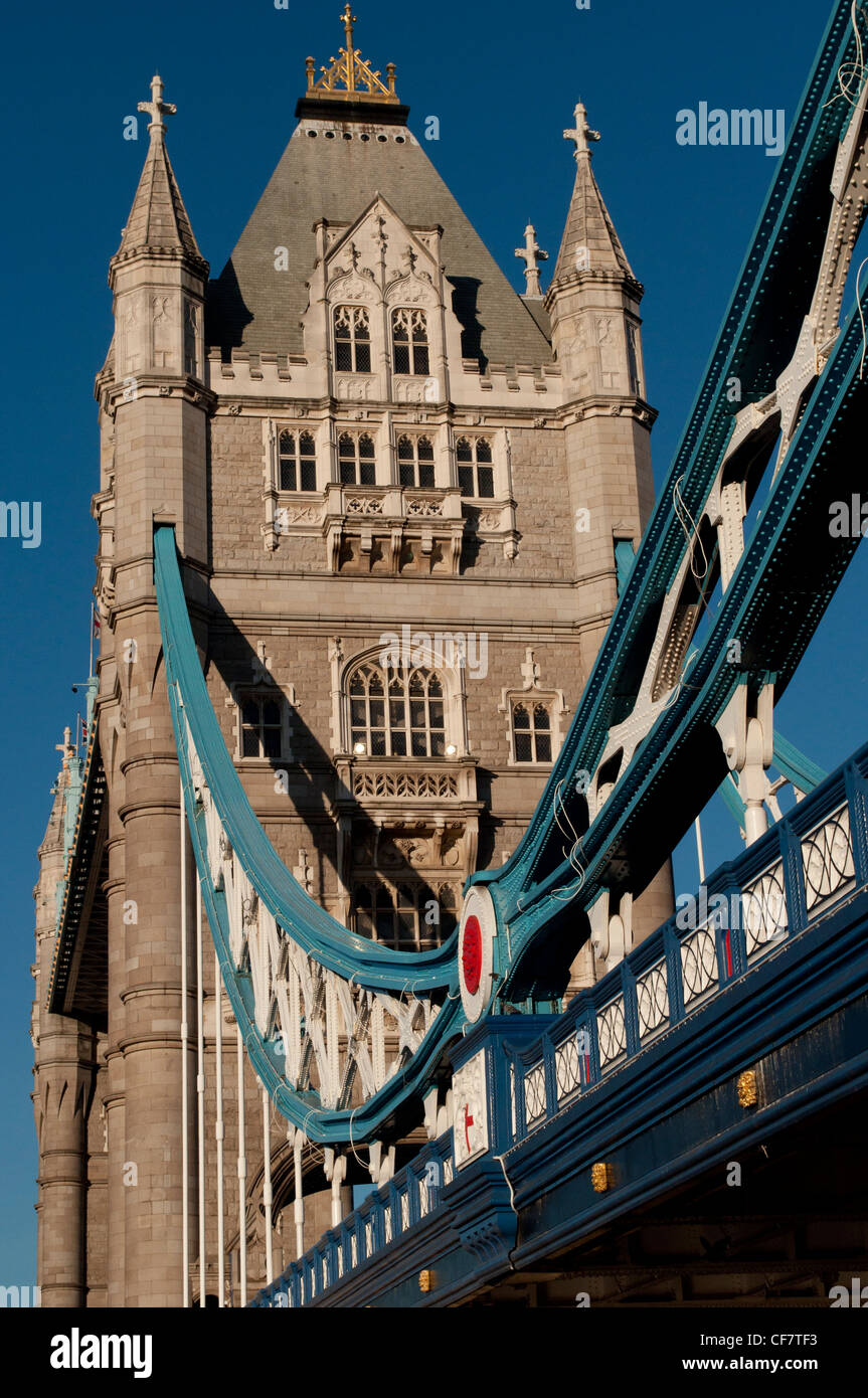 Tower bridge close up hi-res stock photography and images - Alamy