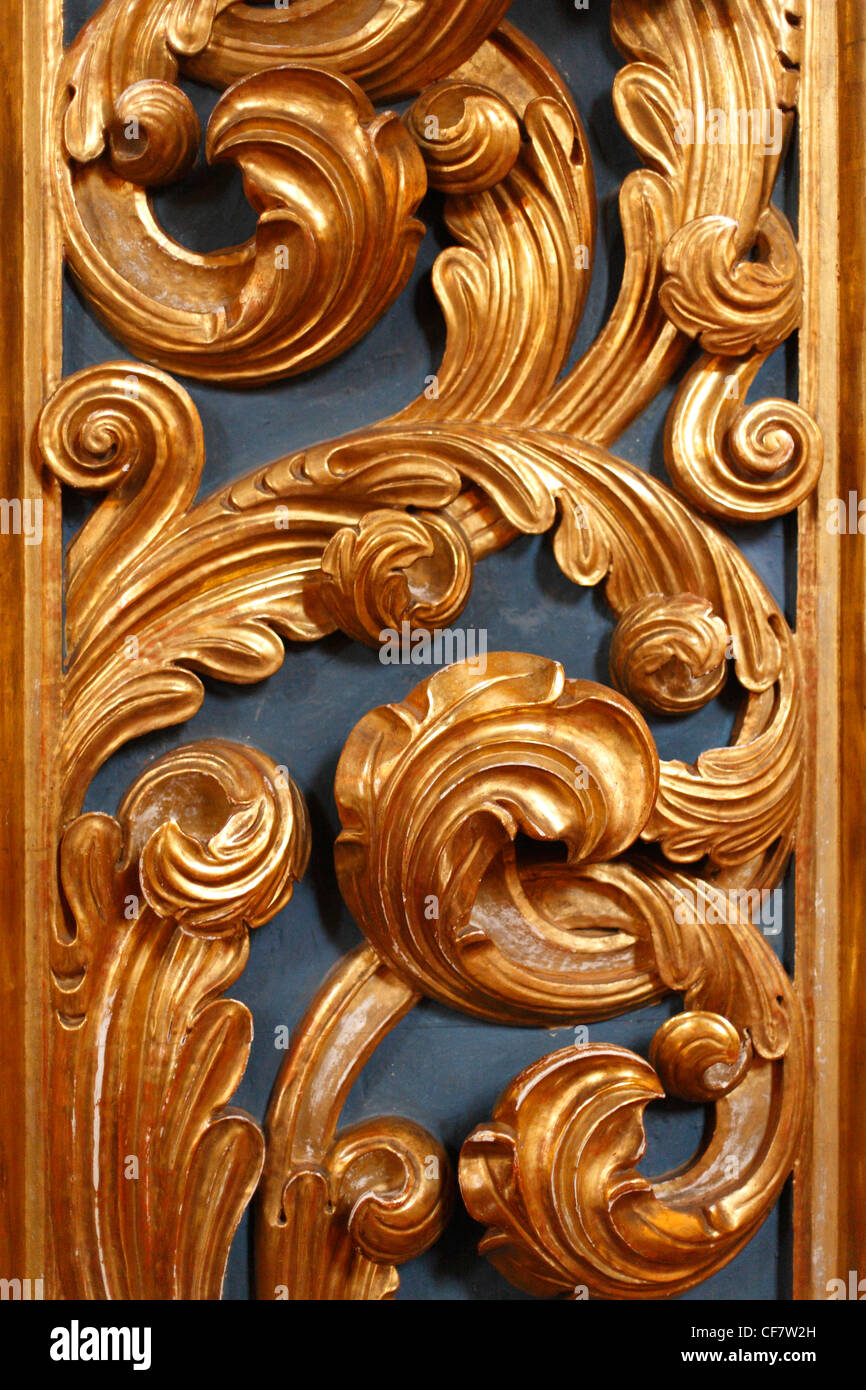 Golden wood carving patterns Stock Photo - Alamy
