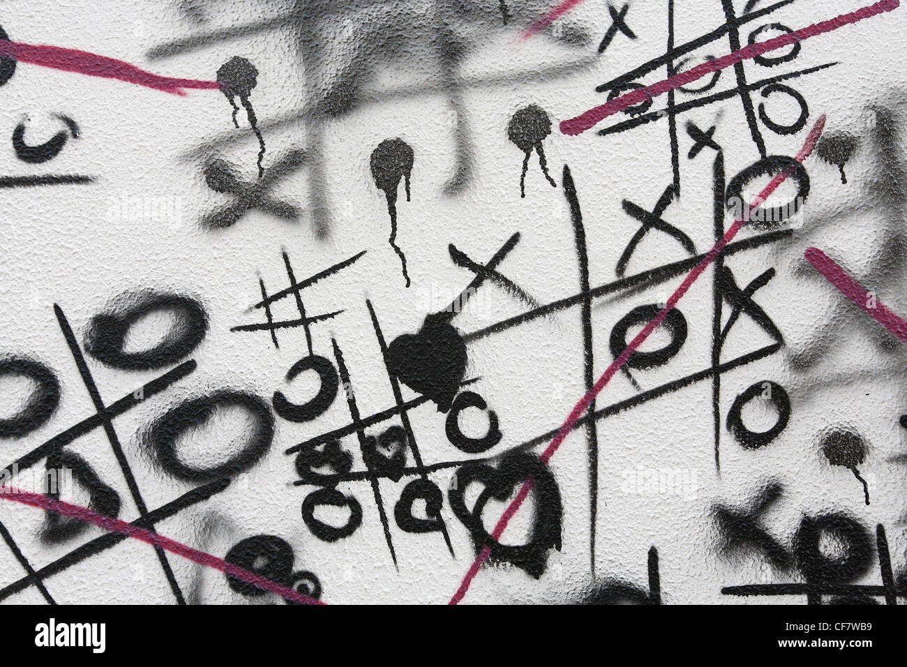 Graffiti tic tac toe hi-res stock photography and images - Alamy