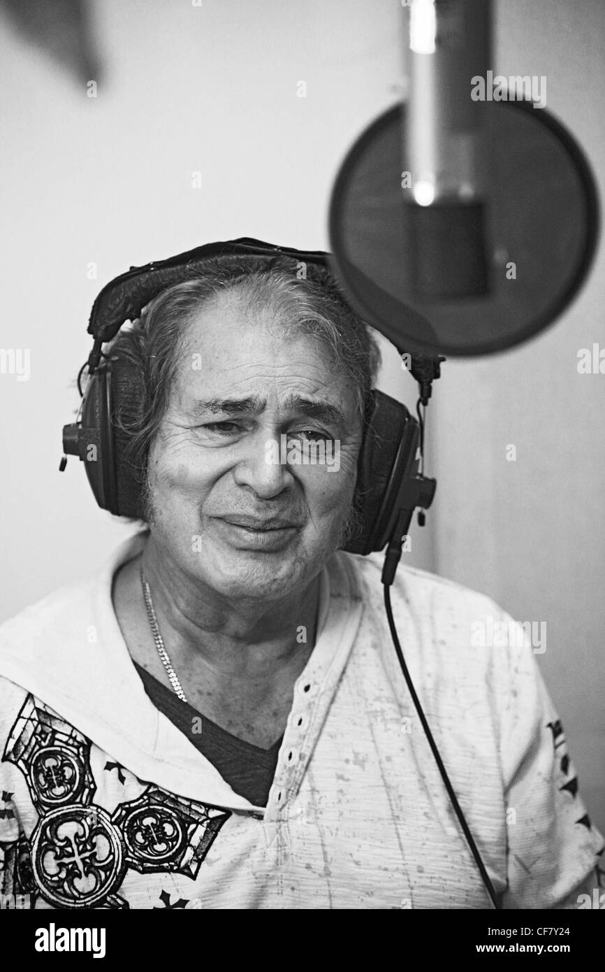 Engelbert Humperdinck UKs Eurovision entery singing in a recording ...