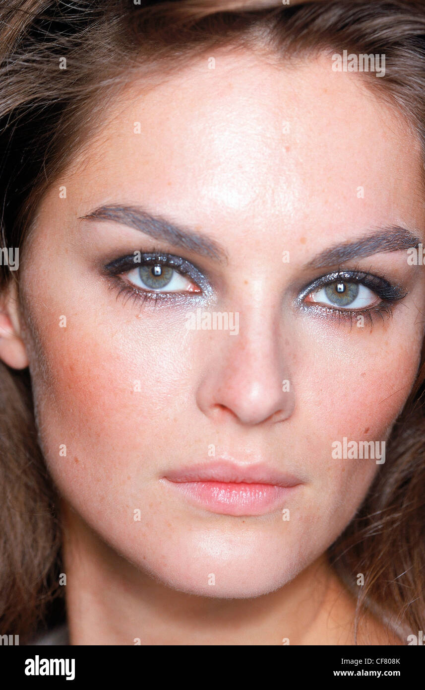 KOKOSOLAKI Backstage Paris Ready to Wear Autumn Winter Model Anouck ...