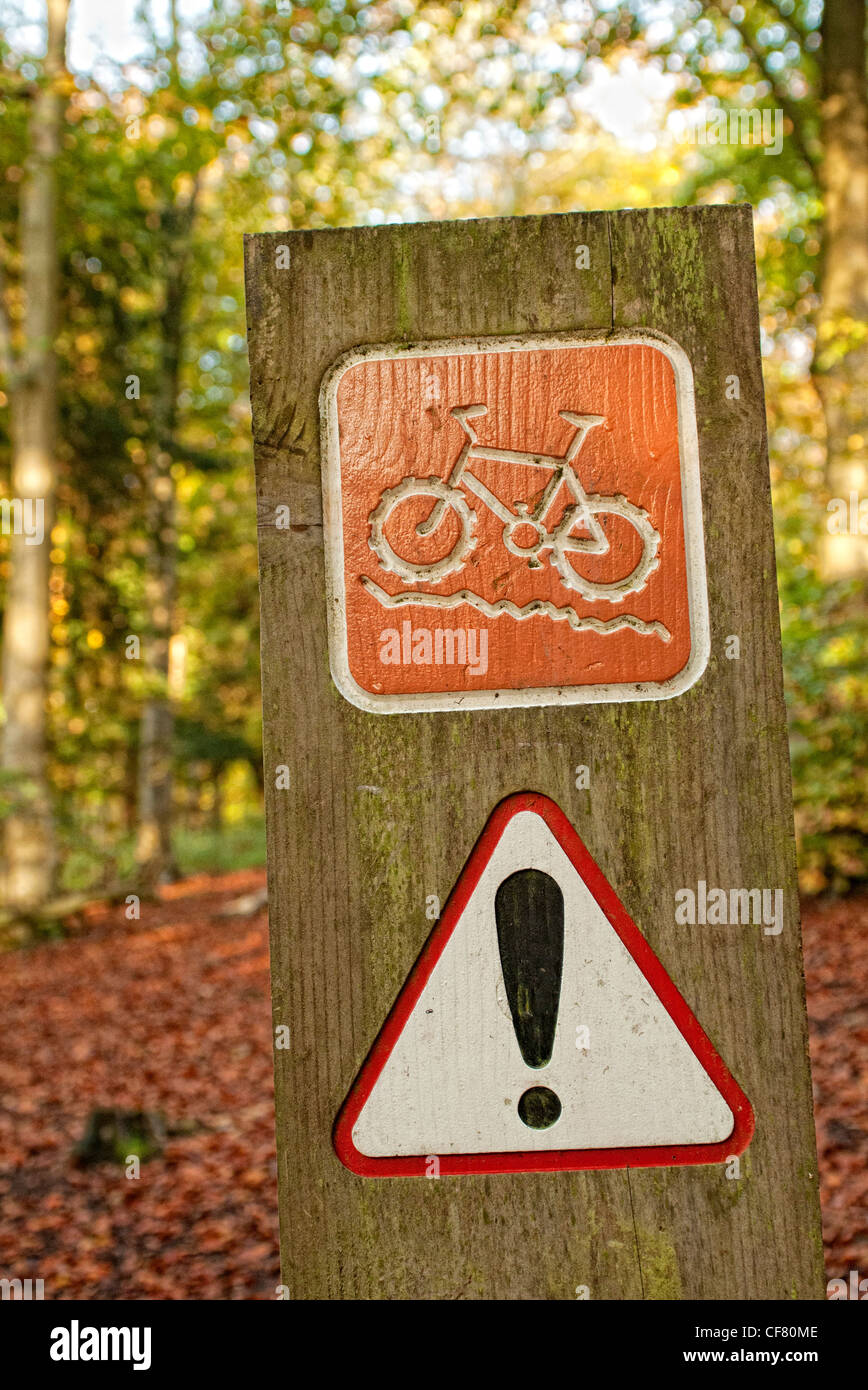 Trail warning sign hi-res stock photography and images - Alamy