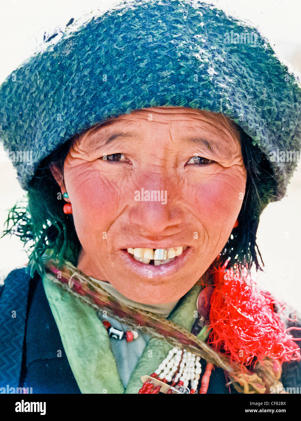 portrait of tibetan woman Stock Photo - Alamy