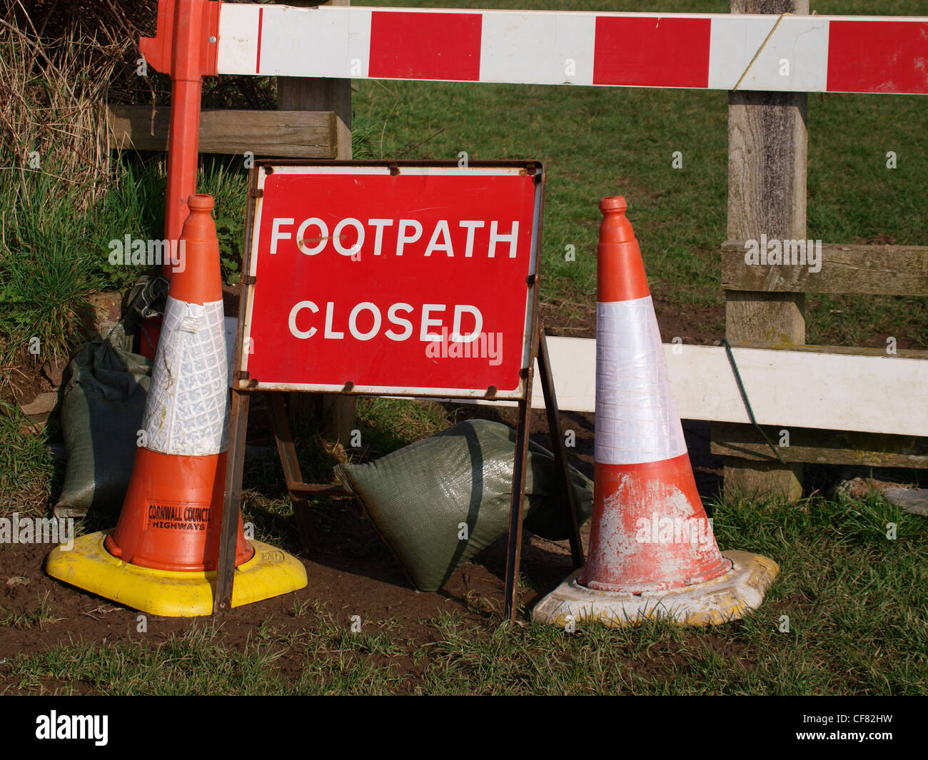 Footpath closed sign, Cornwall, UK Stock Photo - Alamy
