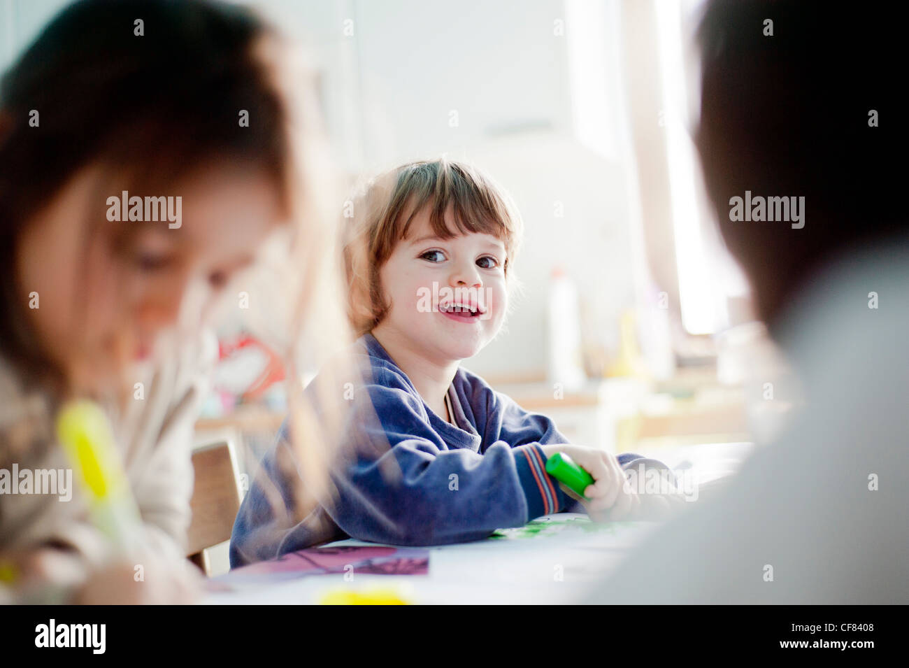 Draw cut hi-res stock photography and images - Alamy