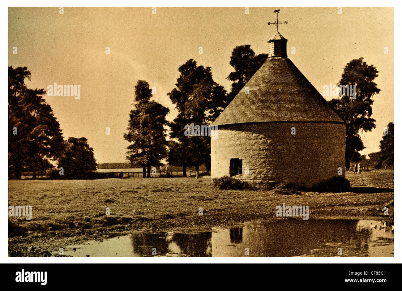 Dovecot hi-res stock photography and images - Alamy