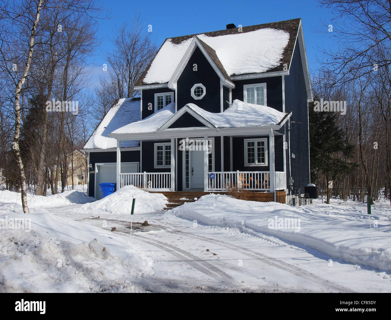 Quebec style house hi-res stock photography and images - Alamy