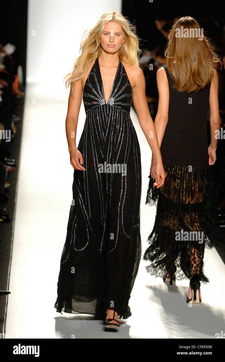 Michael kors and karolina kurkova hi-res stock photography and images ...