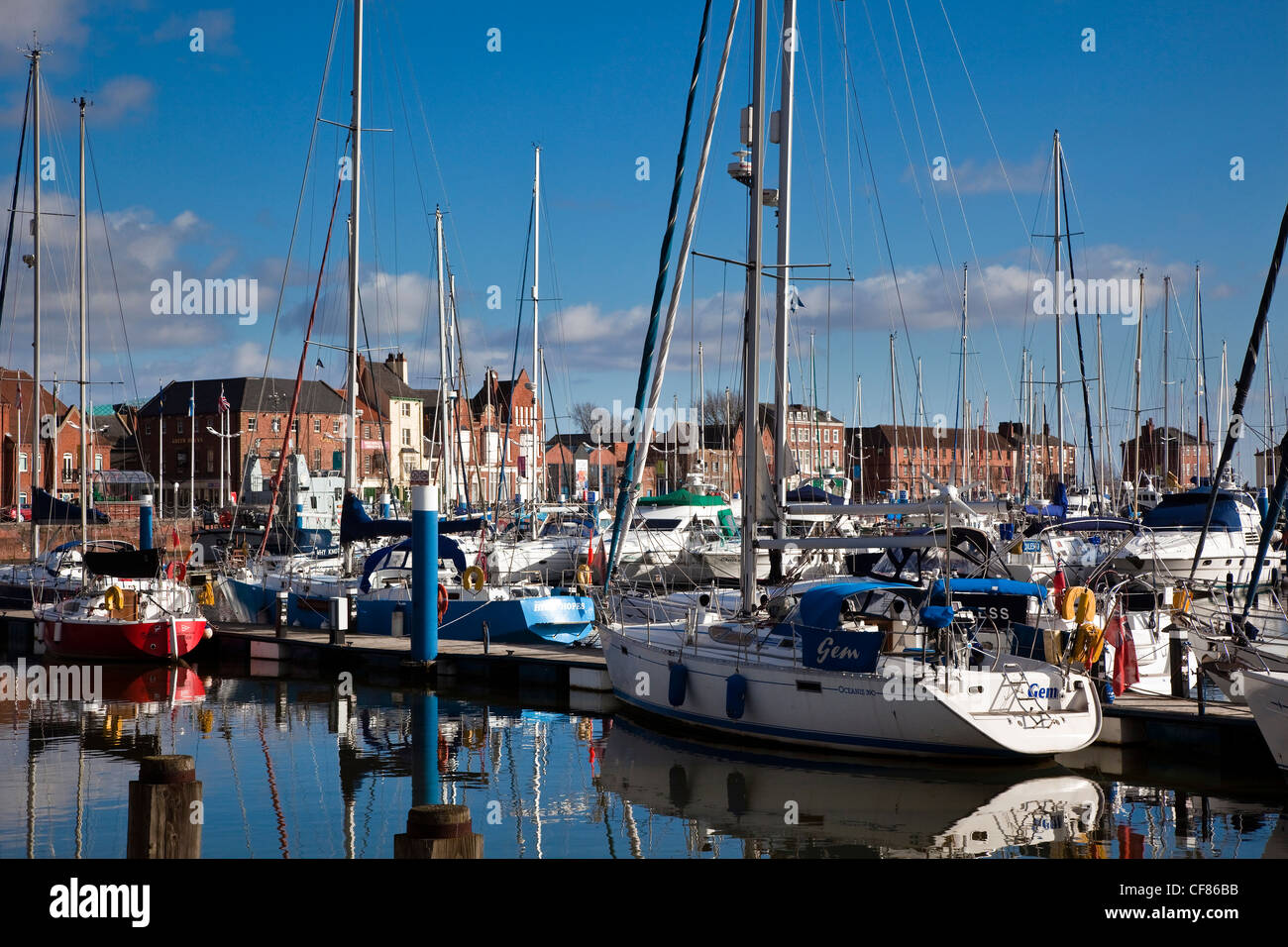 Kingston upon hull and marina hi-res stock photography and images - Alamy