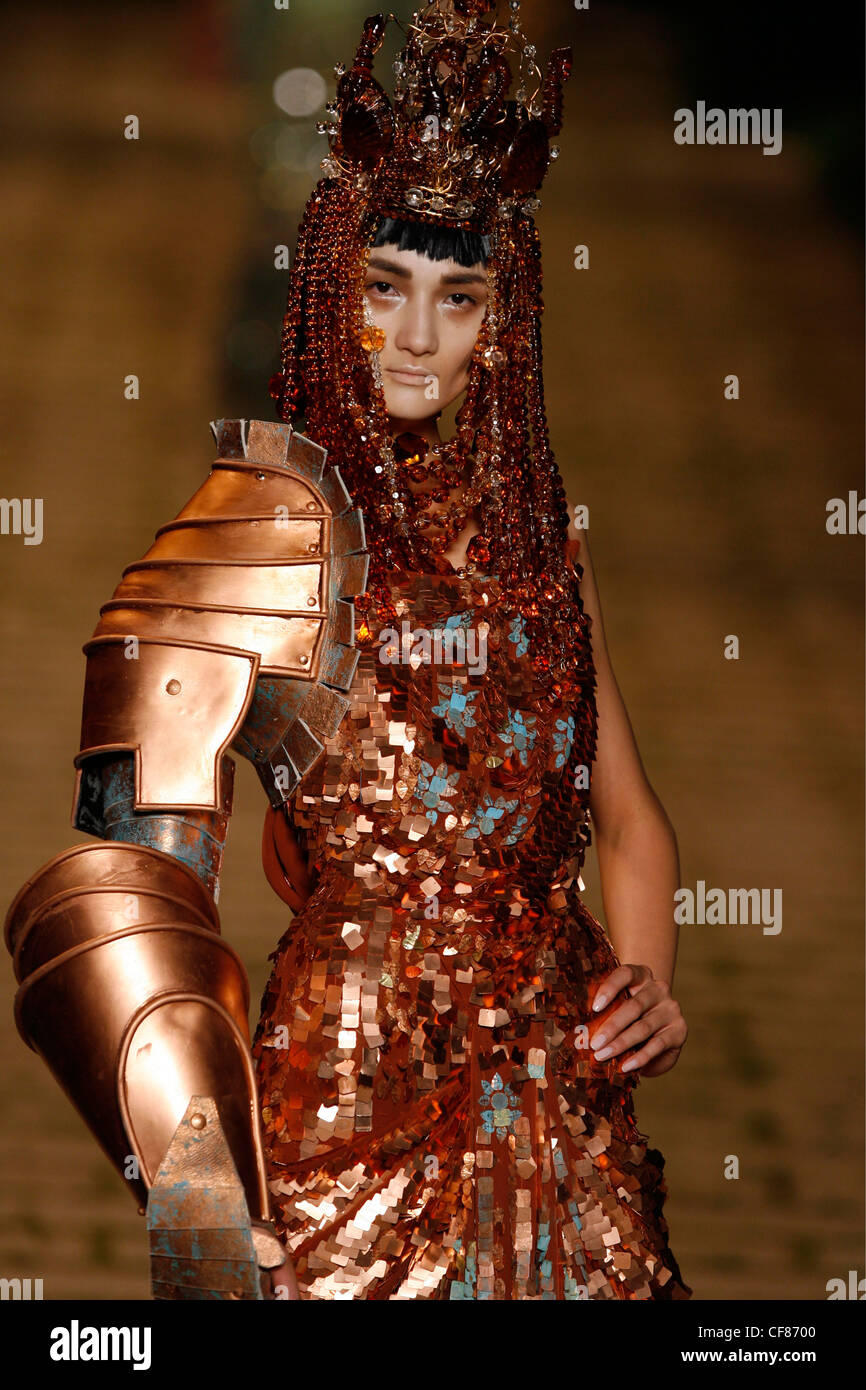 Dior Paris Haute Couture Autumn Winter Brunette female model wearing a ...