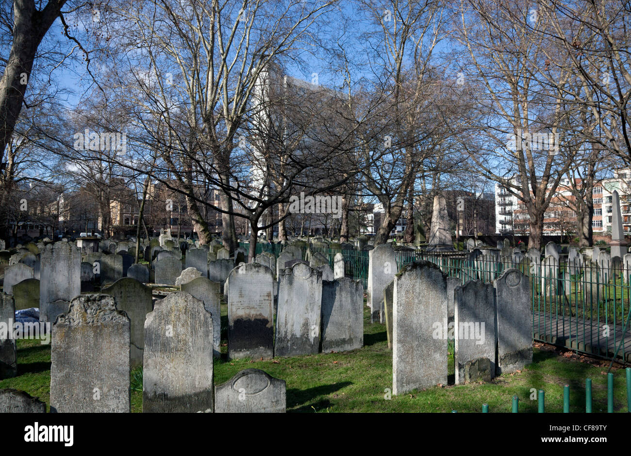 Bunhill fields cemetery hi-res stock photography and images - Alamy