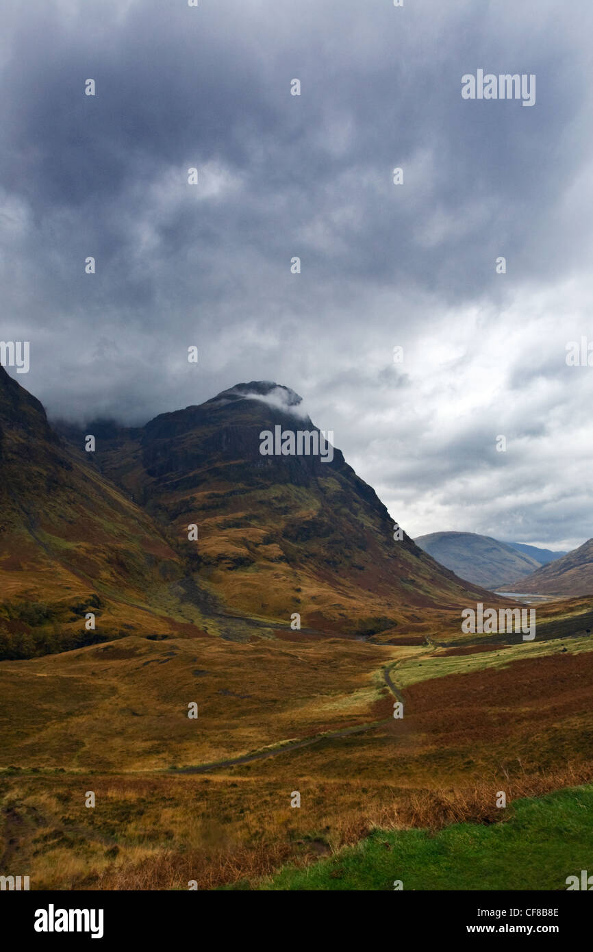 Three sisters in glencoe scotland hi-res stock photography and images ...