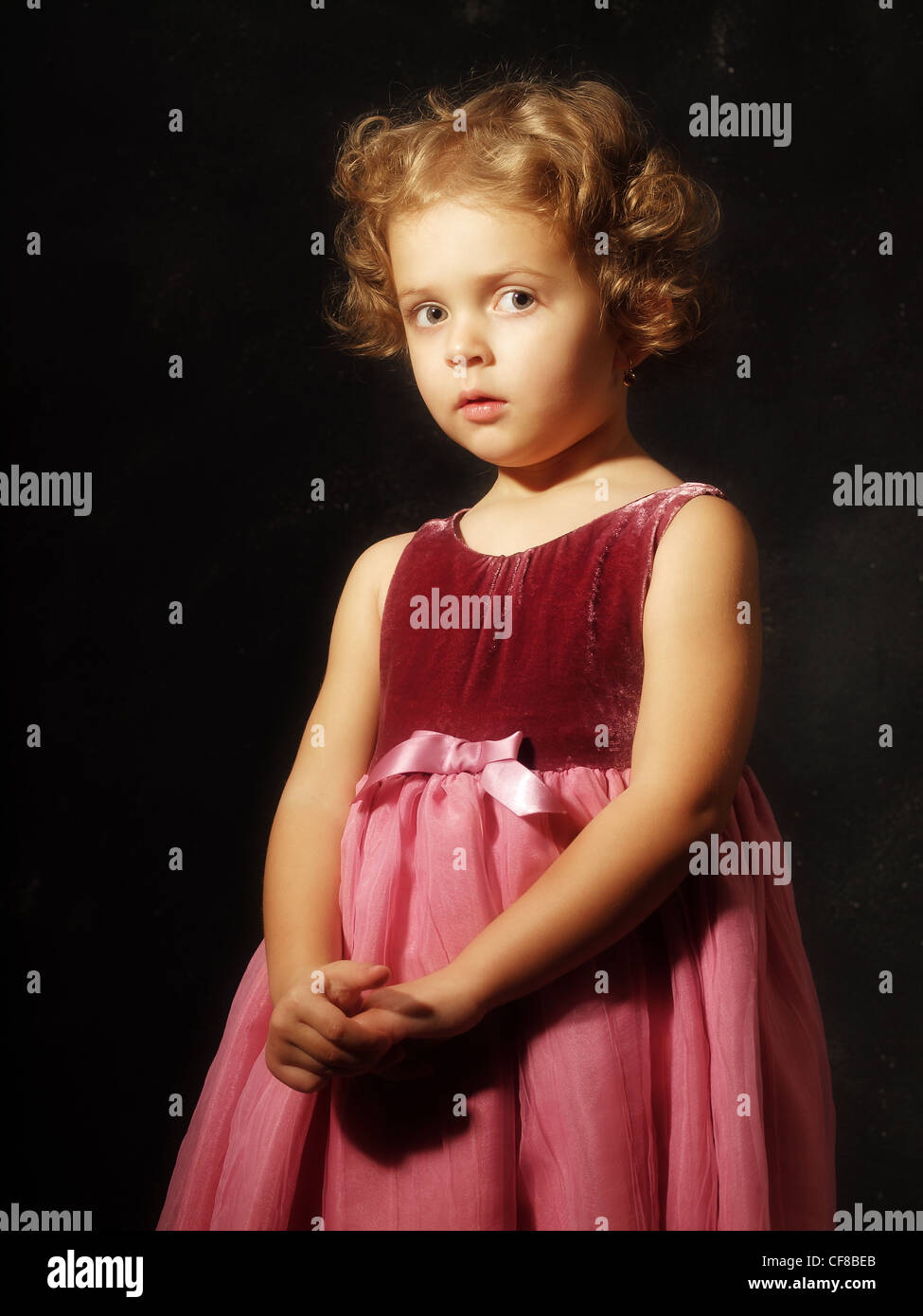 Studio portrait little girl Stock Photo - Alamy