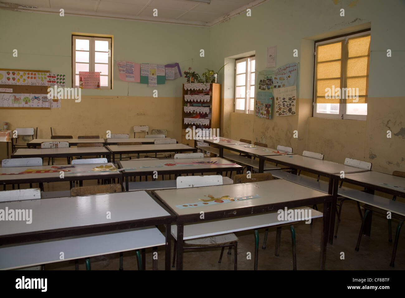 Primary School Desks And Chairs High Resolution Stock Photography and ...