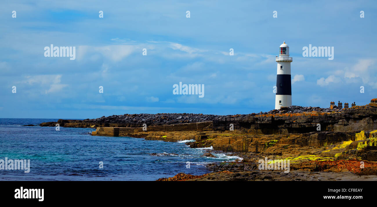 Inisheer lighthouse hi-res stock photography and images - Alamy