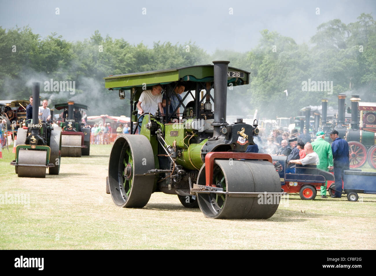 vintage traction engines celebrate the power of British engineering at ...
