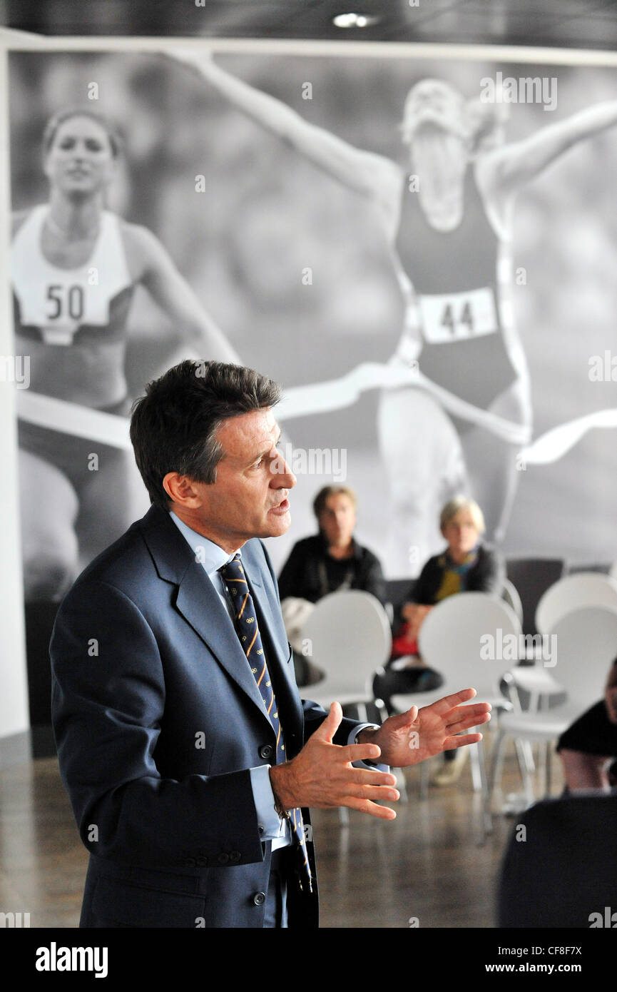 Sebastian Coe discusses the Olympics 2012 Stock Photo - Alamy