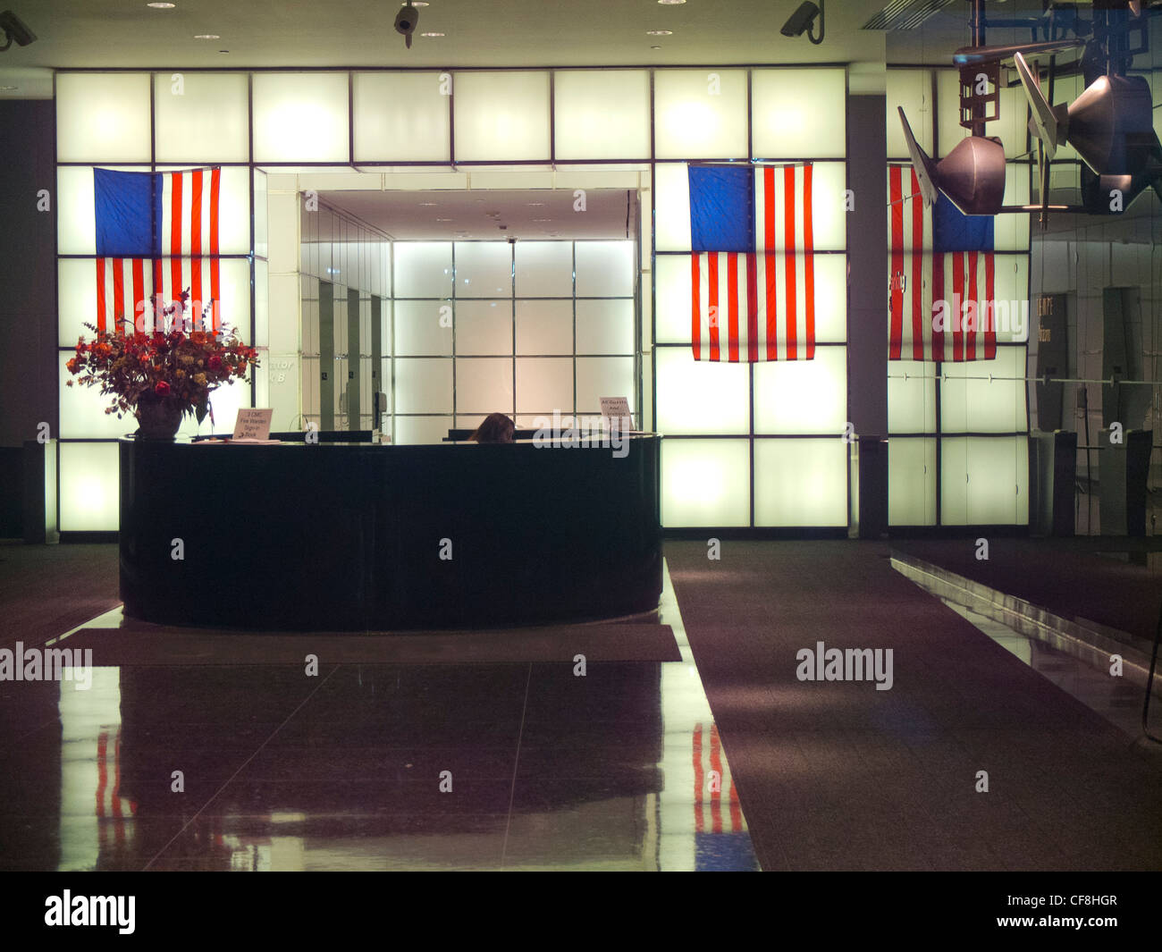 Office reception security hi-res stock photography and images - Alamy