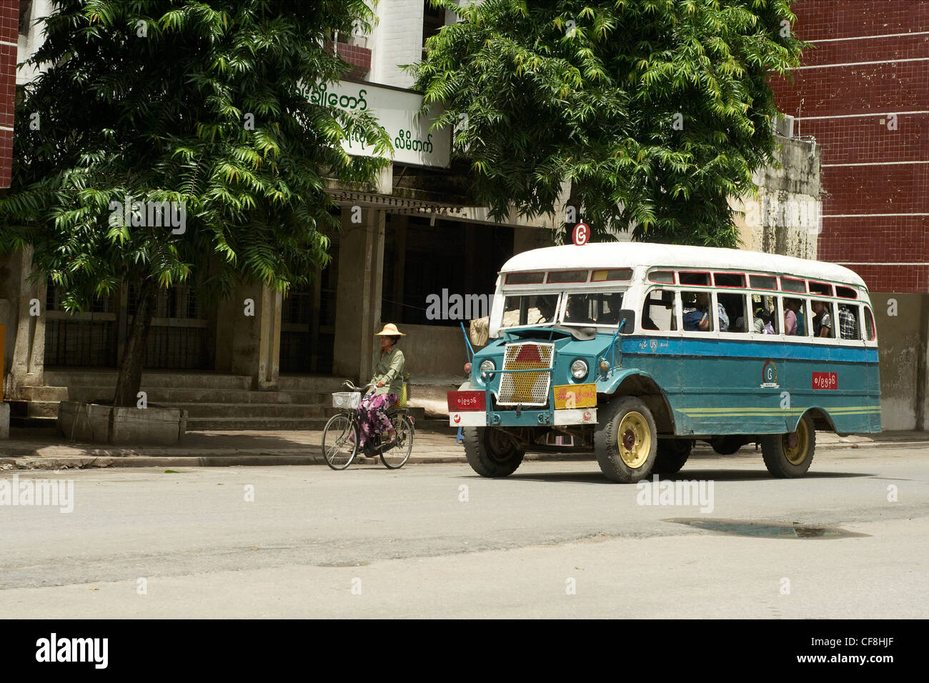Bus myanmar hi-res stock photography and images - Alamy