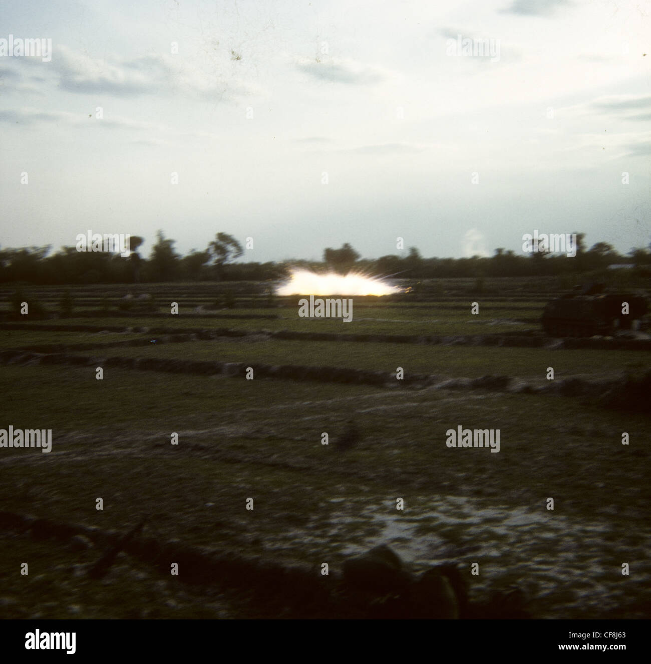 mortar exploding 1/5th (Mechanized) Infantry CU CHI VIETNAM War 1966 ...