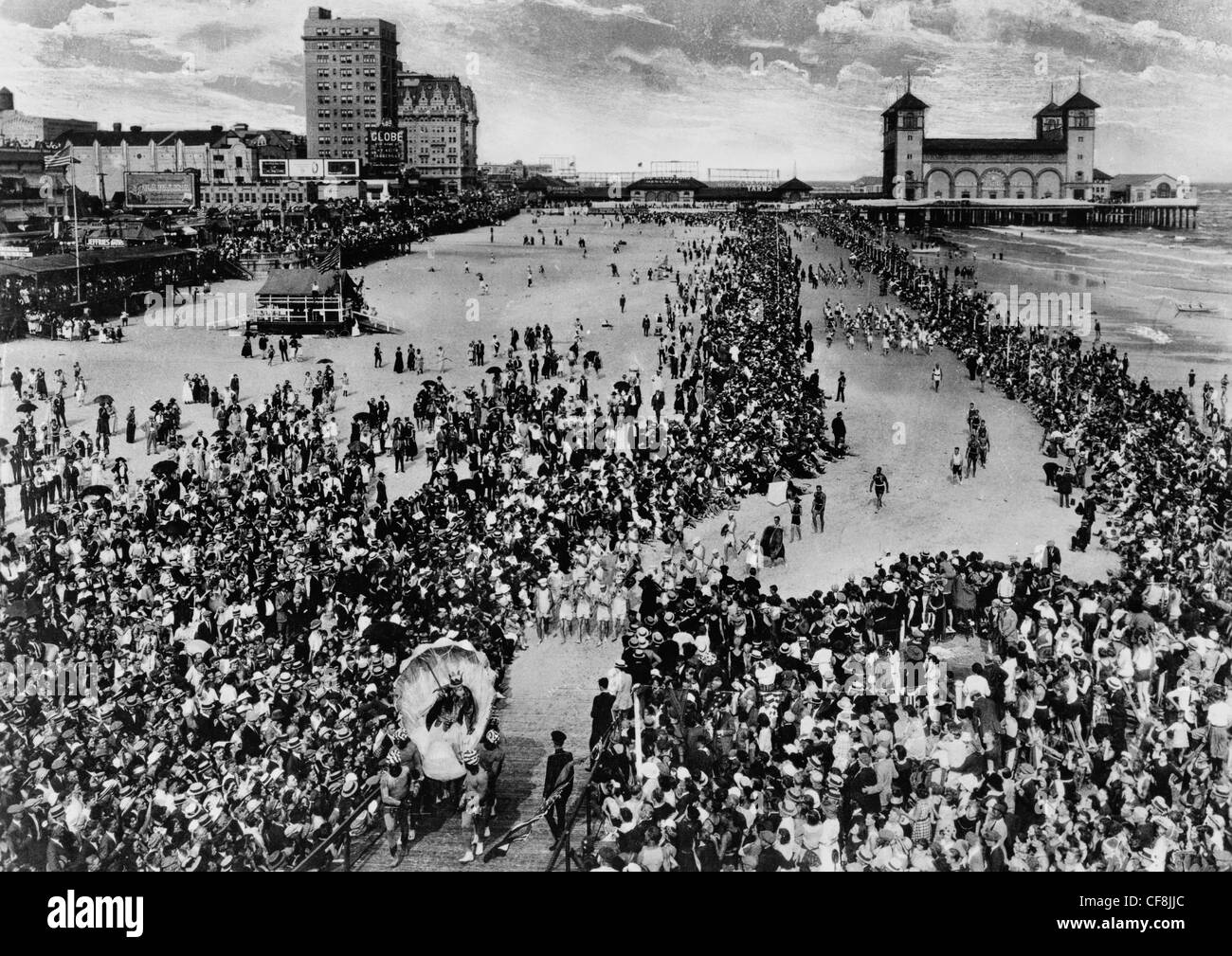 Atlantic City, N.J. - beauty pageant and crowd on beach, circa 1920 ...