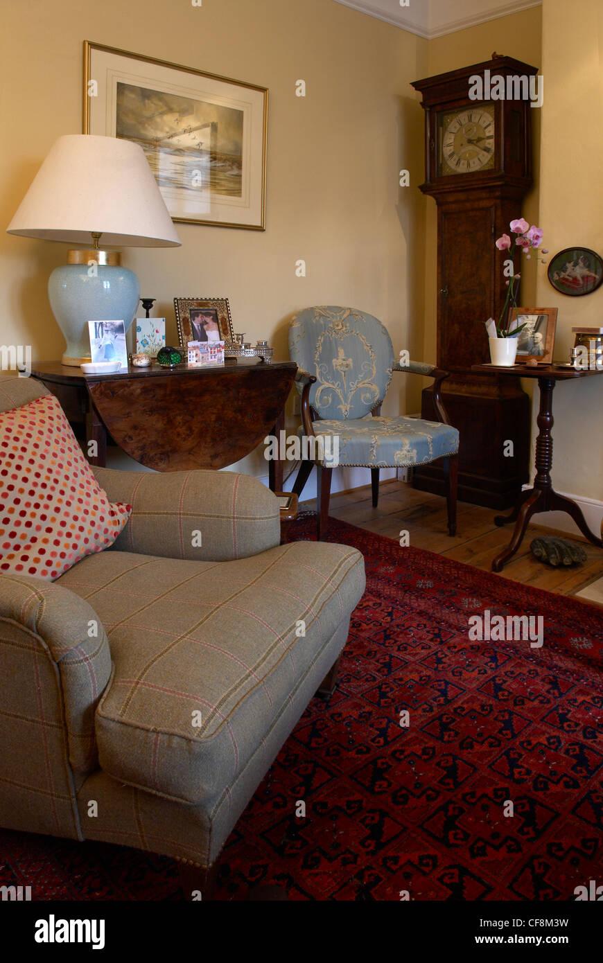 Traditional painting style hi-res stock photography and images - Alamy